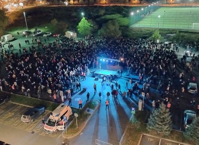 Protest opozicije ispred RTRS-a | Hercegovina Press Protest opozicije ispred RTRS-a | Hercegovina Press