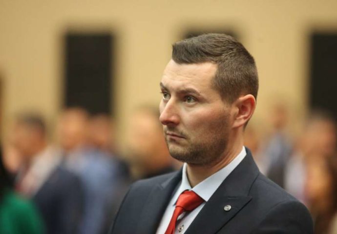 U novoj Vladi Srpske očekuje se prva ostavka | Hercegovina Press